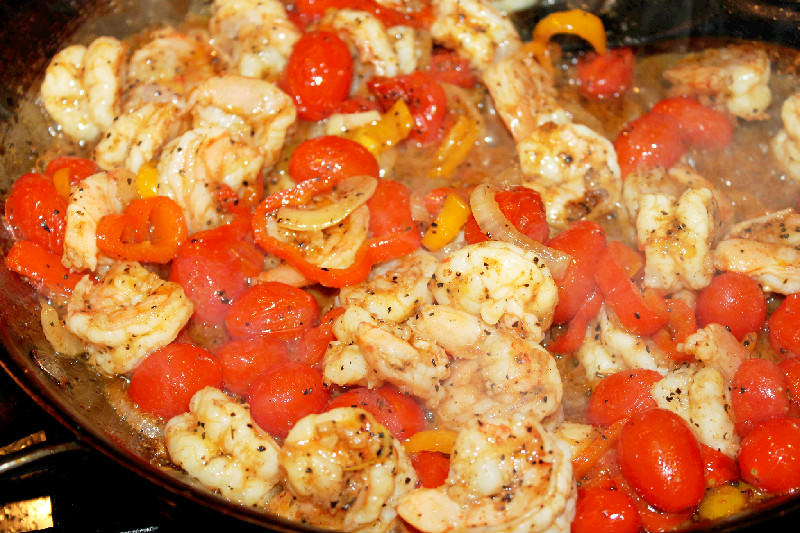 Caprese Pasta Salad with Shrimp, Tomatoes, and Triple B (Balsamic-Bacon ...